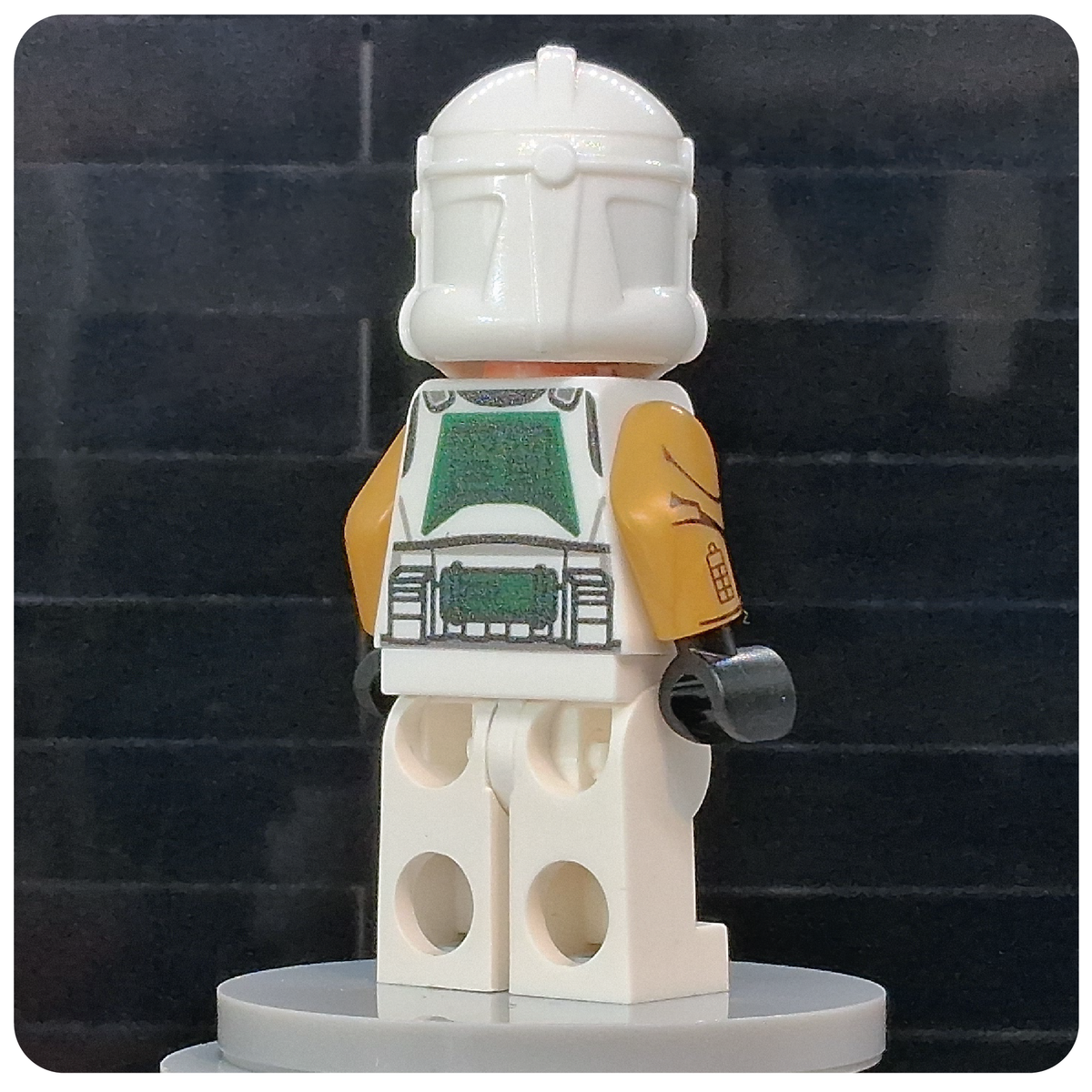 SW Customs Collectible Figure - Triforce Clone Trooper – Hall of Bricks